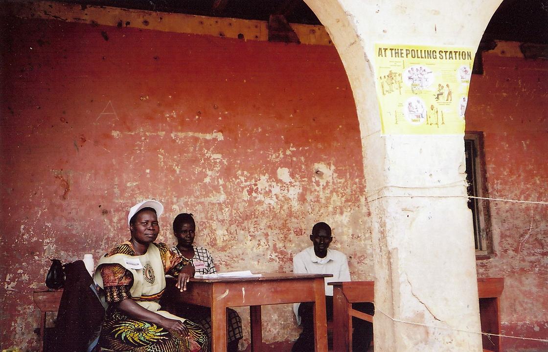 uganda_pollworker.mira_gupta_1120px.jpg | IFES - The International ...